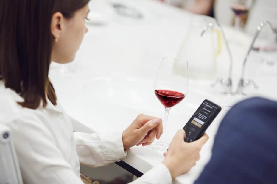 6 SMS Marketing Ideas for the Wine Industry